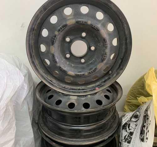 Стальные диски r15 kia