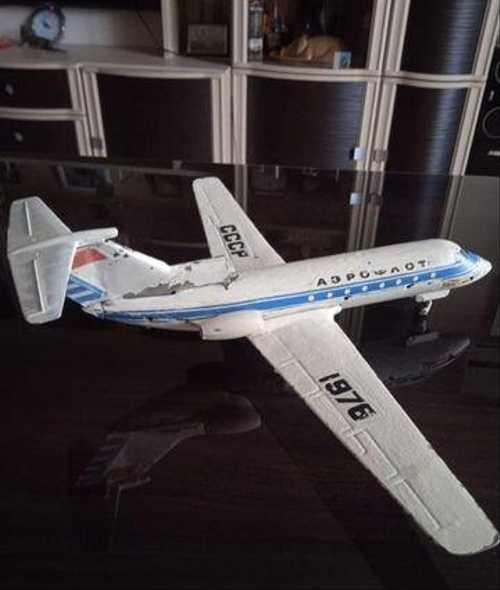 Модель самолета як-40 СССР