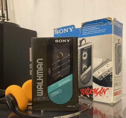 Кассетный плеер Sony Walkman WM-24