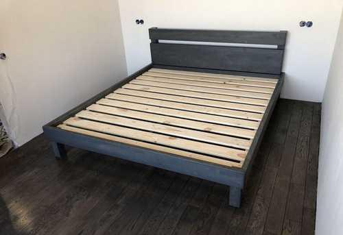 Надежная, стильная кровать из массива на заказ