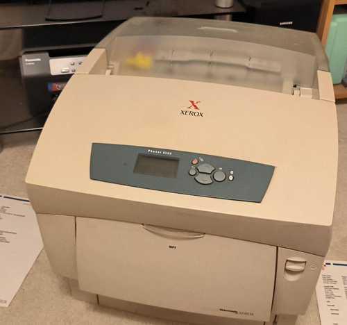 Цветной лазерный принтер Xerox Phaser 6200N