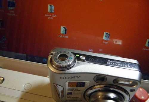 Винтажный цифровой фотоаппарат Sony DSC-S90