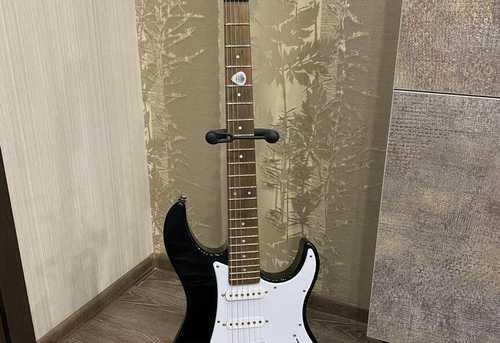 Элеутрогитара Yamaha pacifica 012