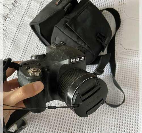 Цифровой фотоаппарат Fujifilm FinePix SL300 чёрный