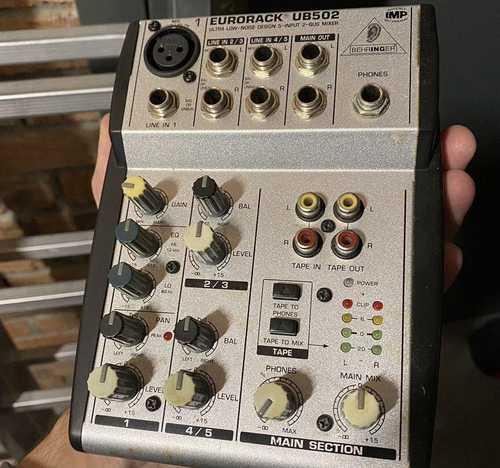 Микшерный пульт behringer eurorack UB502