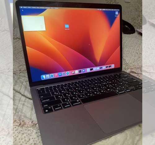 Apple macbook pro 2020 m1