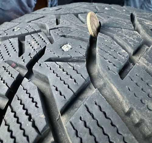Bridgestone Blizzak Spike-02 235/45 R17 94T