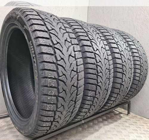 Compasal Winter Stud 245/45 R20