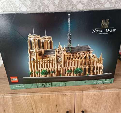 Новый Lego Architecture 21061 Notre-Dam