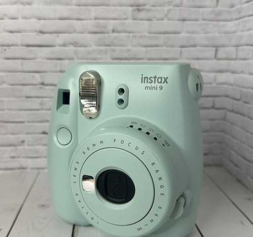 Фотоаппарат instax mini 9 сломан