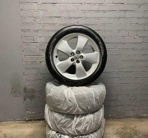 Оригинальные летние колеса R17 Toyota