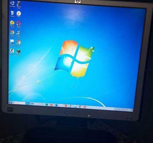 HP L1940T