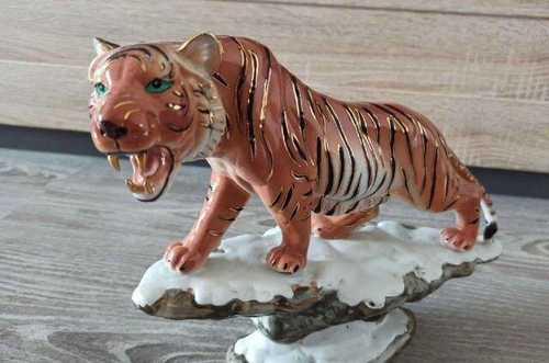 Статуэтка тигр