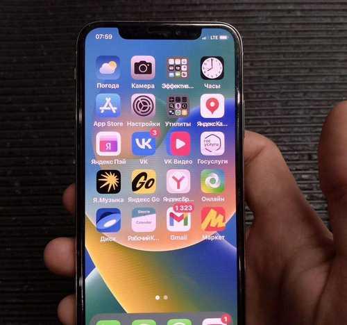 iPhone X, 64 ГБ