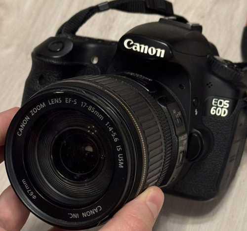 Зеркальный фотоаппарат Canon EOS 60D