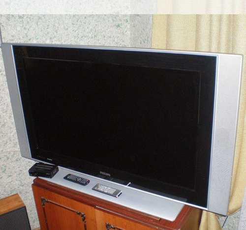 Телевизор Philips 42PF7420/10