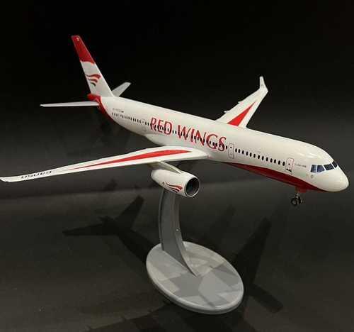 Модель самолета ту-204 Ред Вингс Red Wings