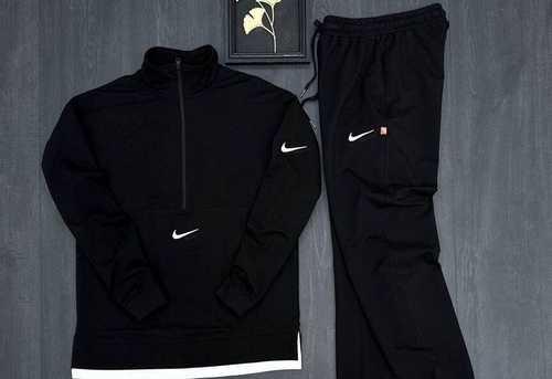 Спортивный костюм Nike весенний