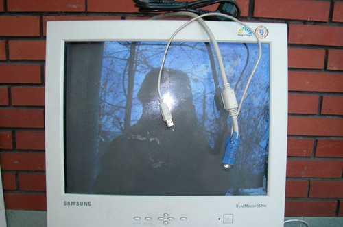 Монитор Samsung SyncMaster 975MB