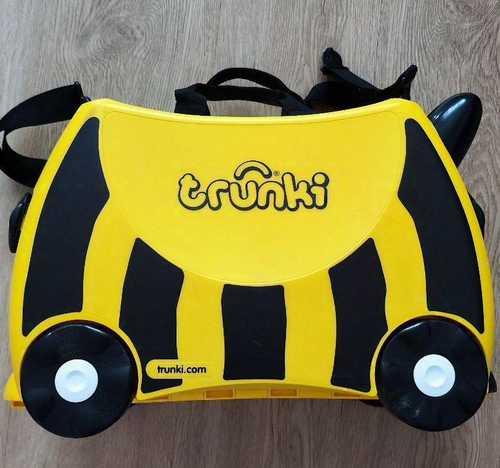 Детский чемодан каталка trunki