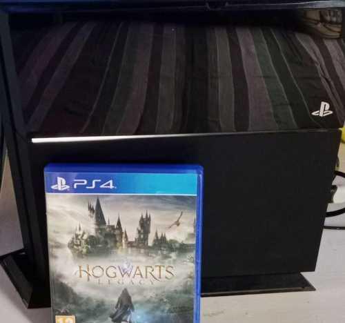 Продаю игровую приставку sony playstation 4