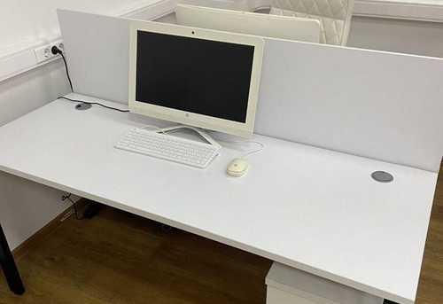 Компьютерный офисный стол с перегородкой