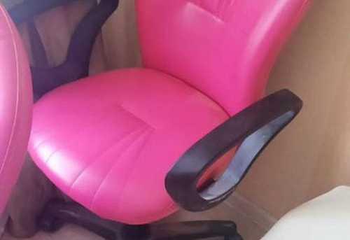 Компьютерное кресло розовое