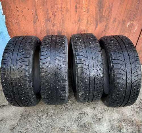 Bridgestone Ice Cruiser 7000 205/55 R16