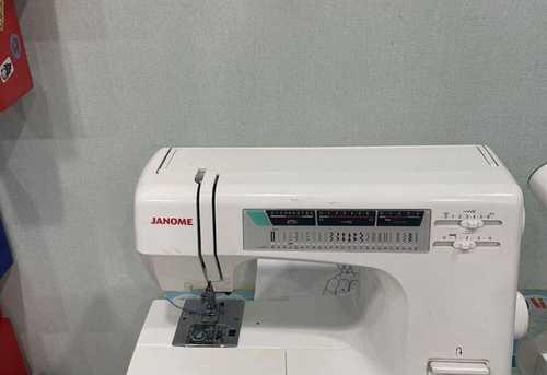 Швейная машина Janome 7524А