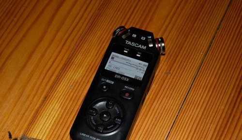 Аудиорекордер Tascam DR-05X