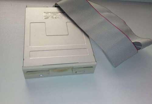 Floppy дисковод 3,5 дюйма