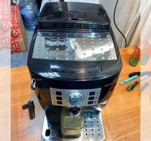 Кофемашина delonghi magnifica s