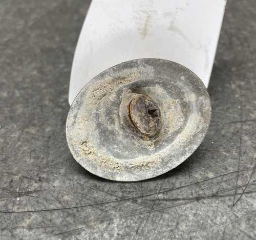 1360322 Фиксирующая шайба брызговика scania скания