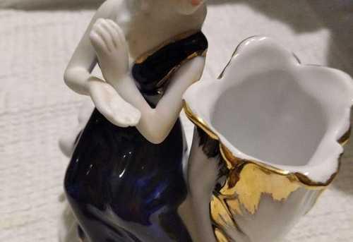 Статуэтка девочка с вазой для зубочистки и тд