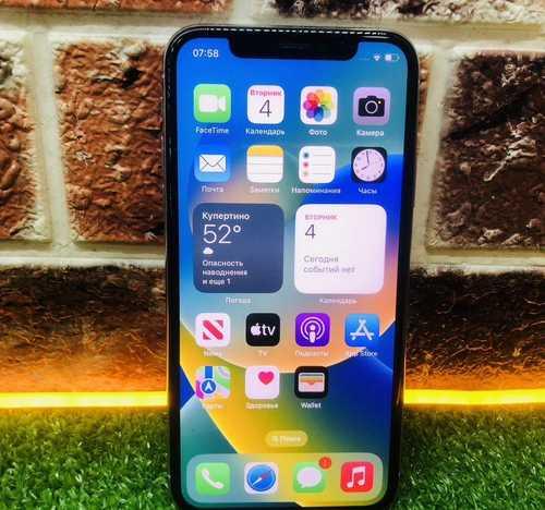 iPhone X, 64 ГБ