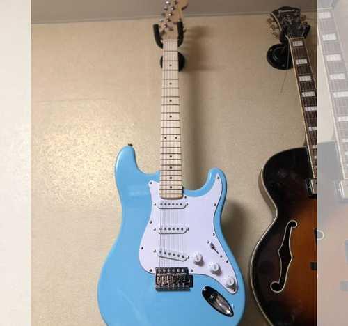 Новая Электрогитара Fender Squier Bullet Strat