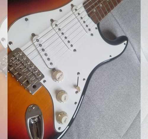 Электрогитара Fender Squier Stratocaster SSS