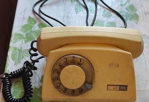 Старый дисковый телефон СССР
