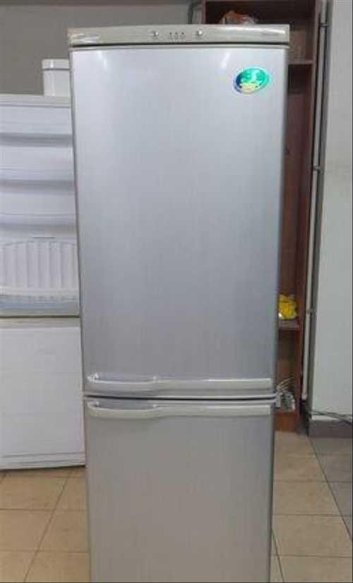 Холодильник Samsung RL28fbsi1/BWT (1)