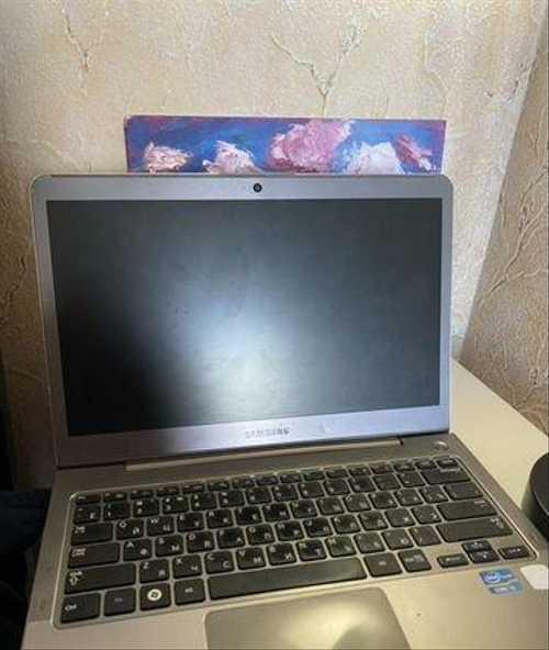 Ноутбук Samsung np530u3b