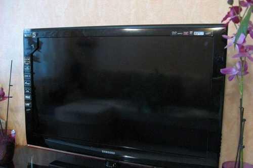 Телевизор "Samsung LE40B530P7W"