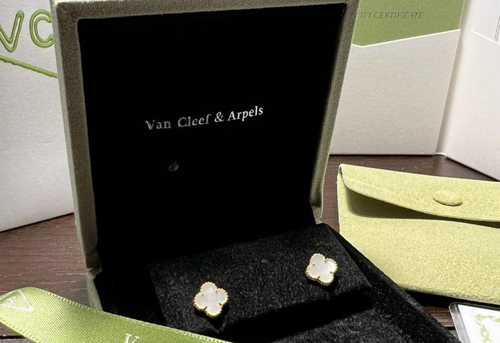 Серьги (пусеты) Van Cleef золотые с перламутром