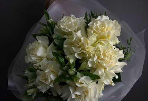 Белые розы букет. Ажурные розы белые