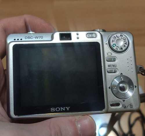 Sony cyber shot DSC-W70
