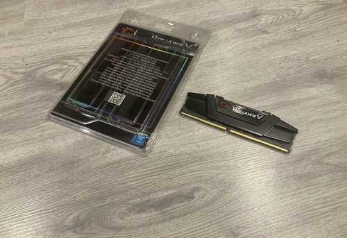 G.Skill Ripjaws V DDR4 16 GB (4400 MHz)