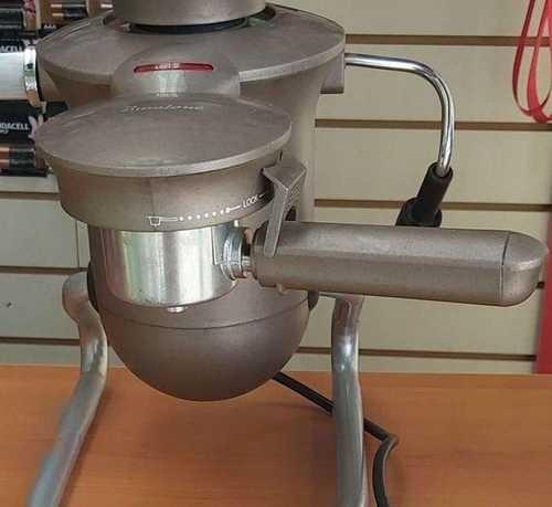 Кофеварка рожковая Binatone EM-206