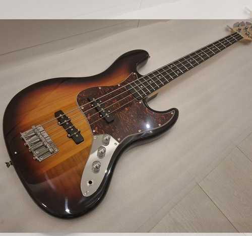 Бас-гитара Fender Precision Bass