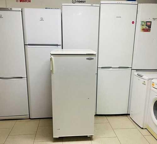 Холодильник Невысокий в хорошем состоянии