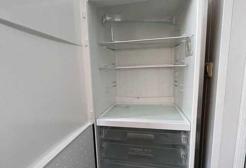Холодильник Bosch KGF39P90