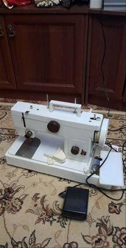 Электрическая швейная машинка чайка 134А